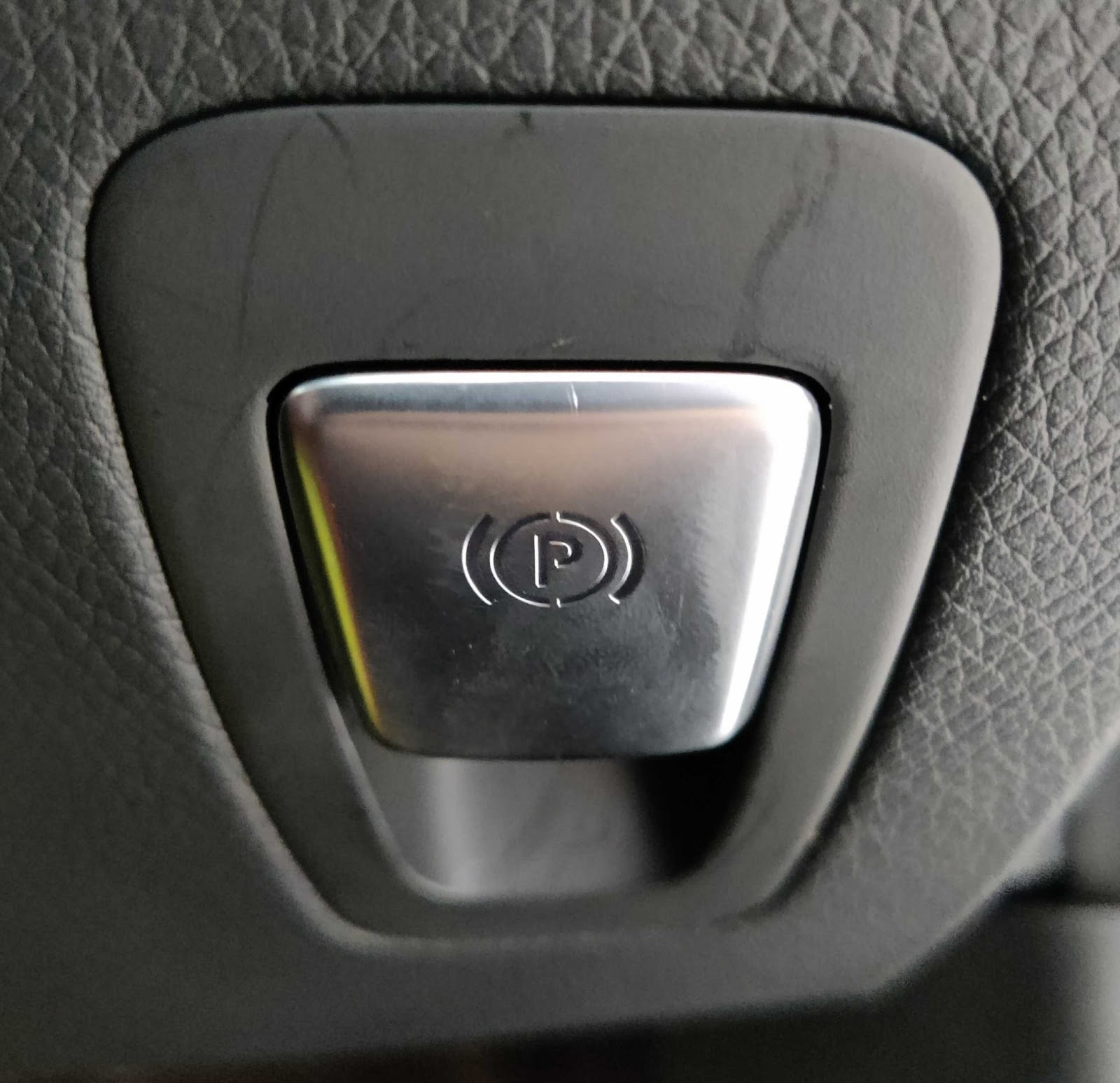 Where is the parking brake on the Mercedes Benz C180? – GetGo Help Centre