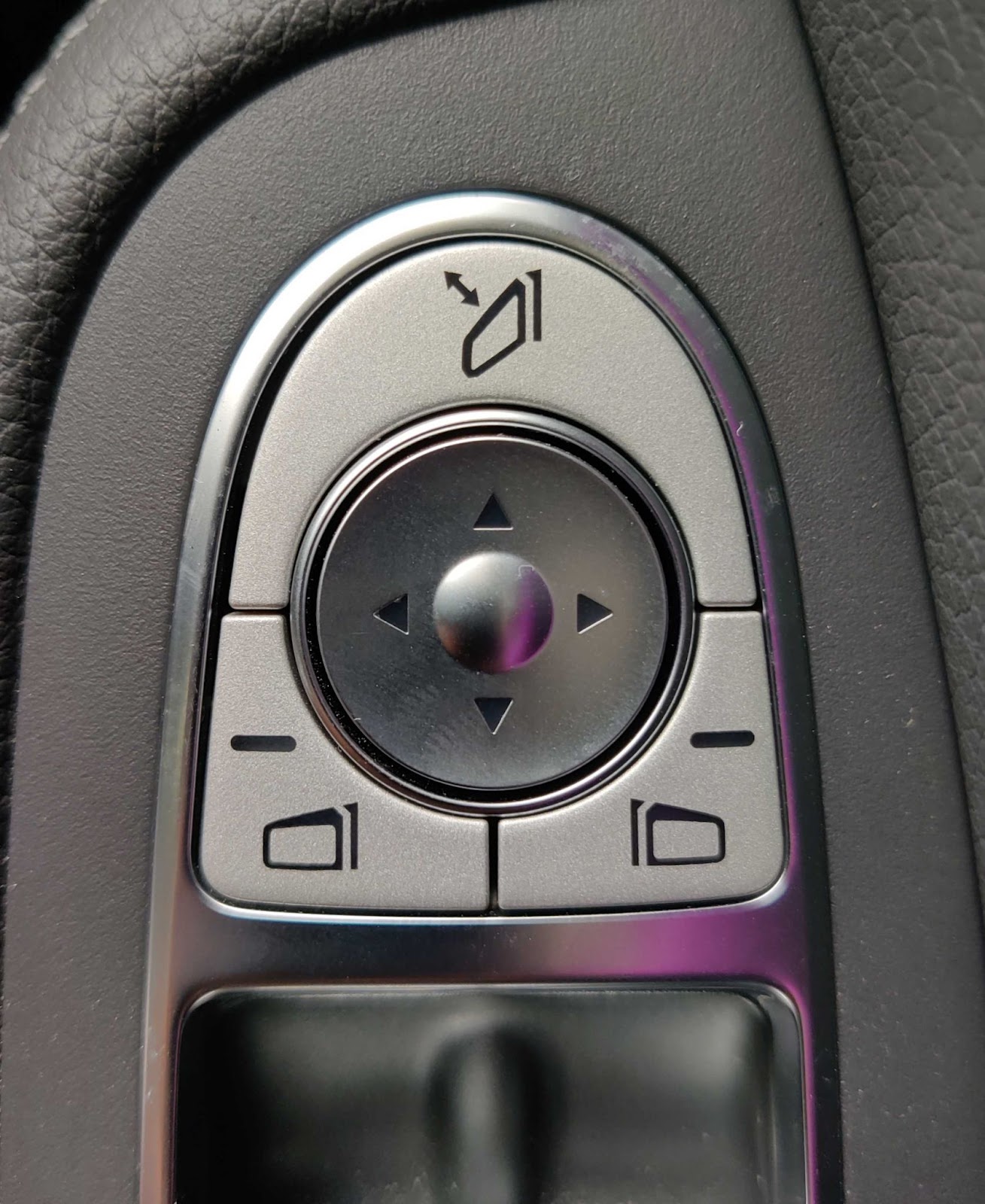 How do I adjust the side mirrors in the Mercedes Benz C180? – GetGo ...