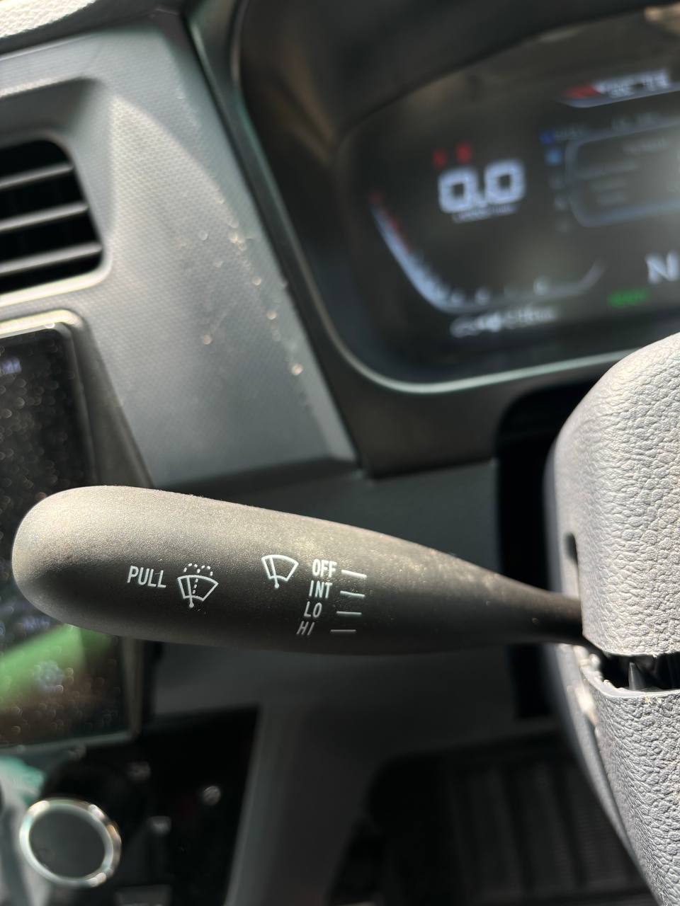 How do I turn on/off the wipers in the Shineray X30LEV? – GetGo Help Centre