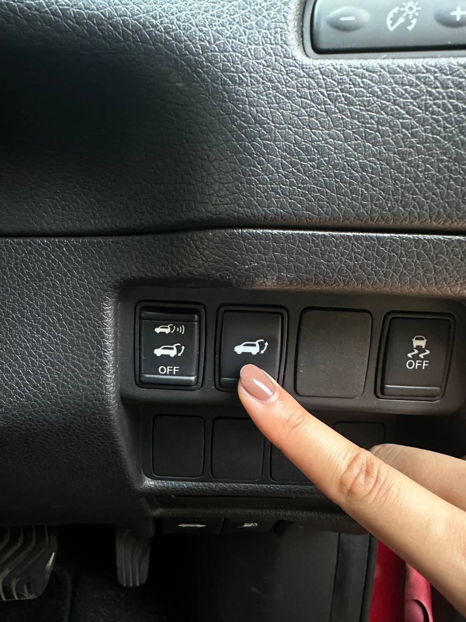 How do I open the boot of the Nissan X-TRAIL? – GetGo Help Centre
